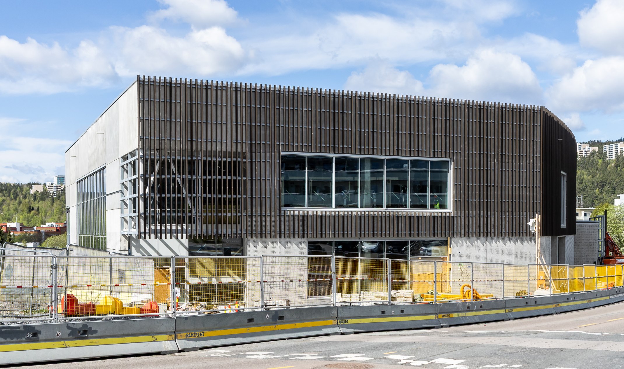 Jeg er glad for å se at Stovner bad er i rute - Byggfakta Nyheter