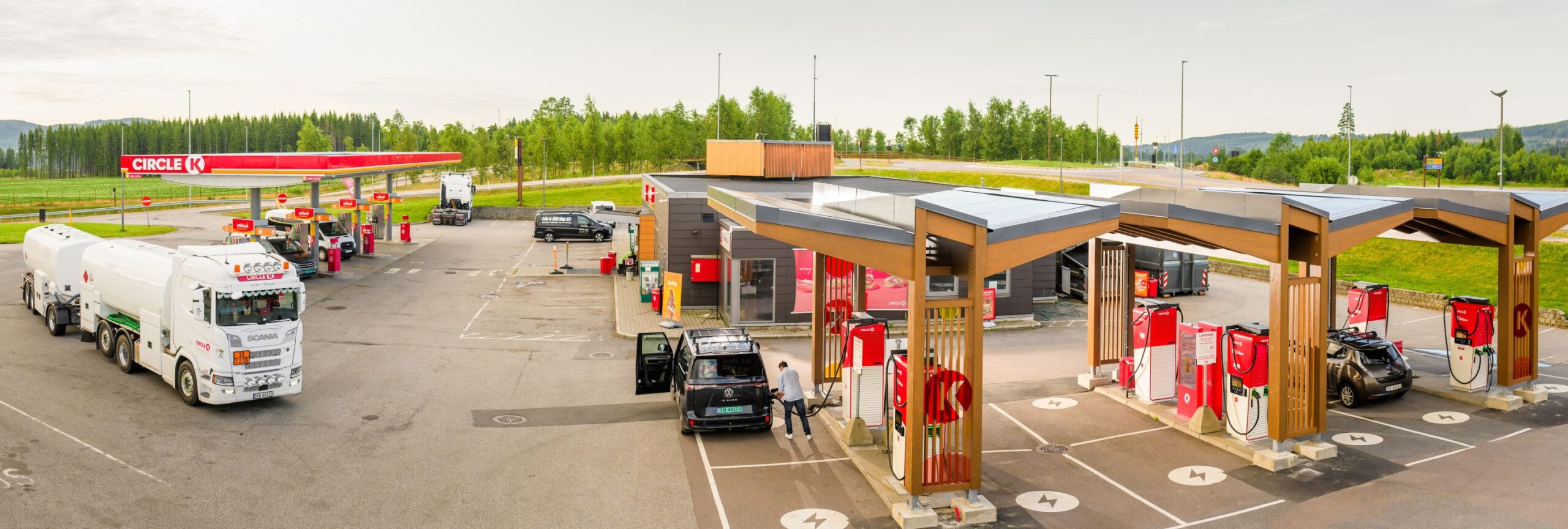 Dette er det første ladetaket av sitt slag i Norge - Byggfakta Nyheter