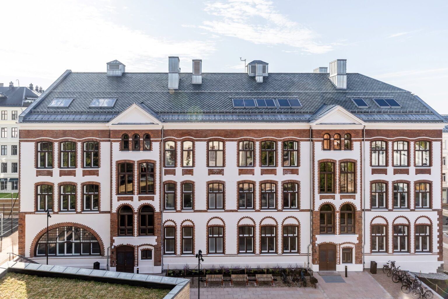 Hartvig Nissen - et moderne skoleanlegg med historisk sjel - Byggfakta ...